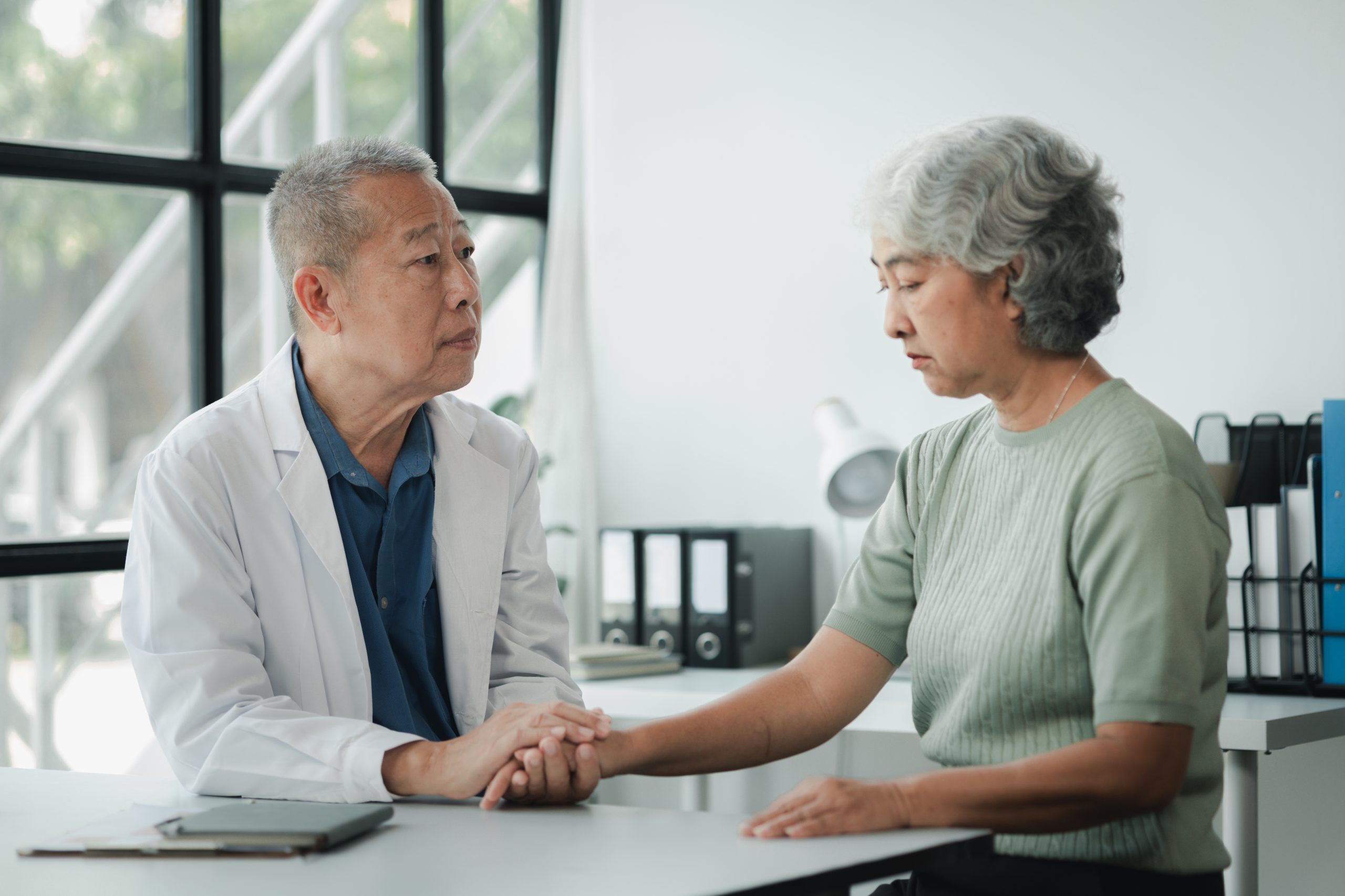 Campanhas Fevereiro Roxo e Laranja alerta pessoa idosa sobre doenças ...